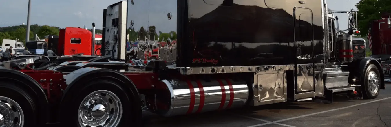 Discover the Marvel of Frank’s Custom Peterbilt 389